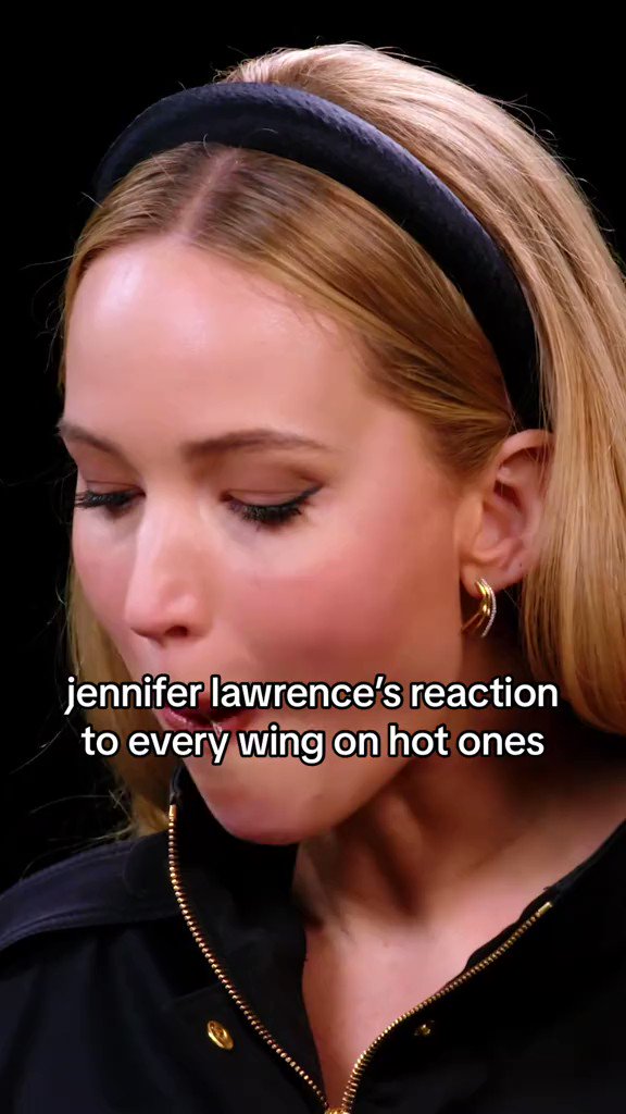 Fandom On Twitter Jennifer Lawrence Proving A Whole Portfolio Of Reaction S In One Minute 😏