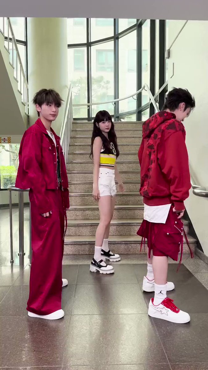 joe on Twitter: "EUNCHAE doing the FIREWORK Challenge with &TEAM HARUA & YUMA 🎇"