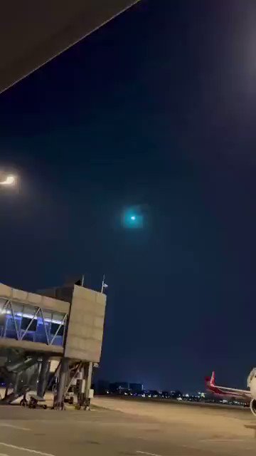 大雄的微笑 On Twitter 6月22日,多角度目擊成都ufo👀