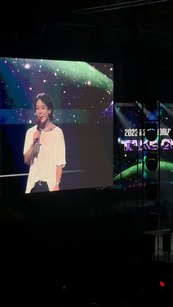 on Twitter: "YALL BOBBY SINGING DROWNING OHMYGOD!!!! AND LOOK AT HIS BIG SMILE WHEN iKONICS SING ...