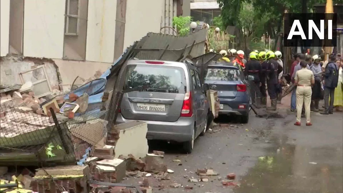ANI on Twitter: "#WATCH | Mumbai: Portion of a building collapsed in Rajawadi Colony, Ghatkopar ...