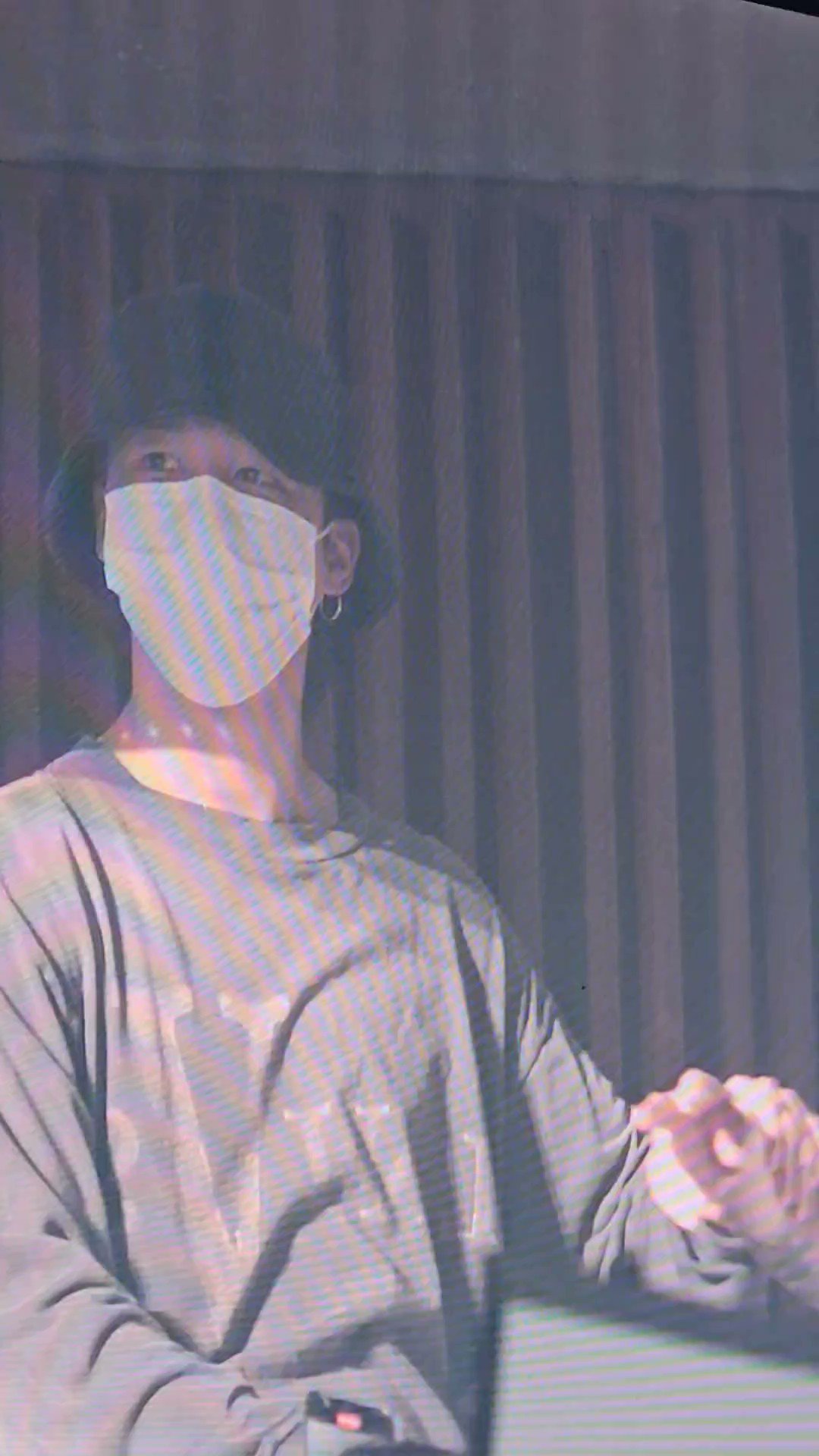 jam on Twitter: "theyre watching the signs 😭😭😭 https://t.co/HtpqtCwPJH" / Twitter