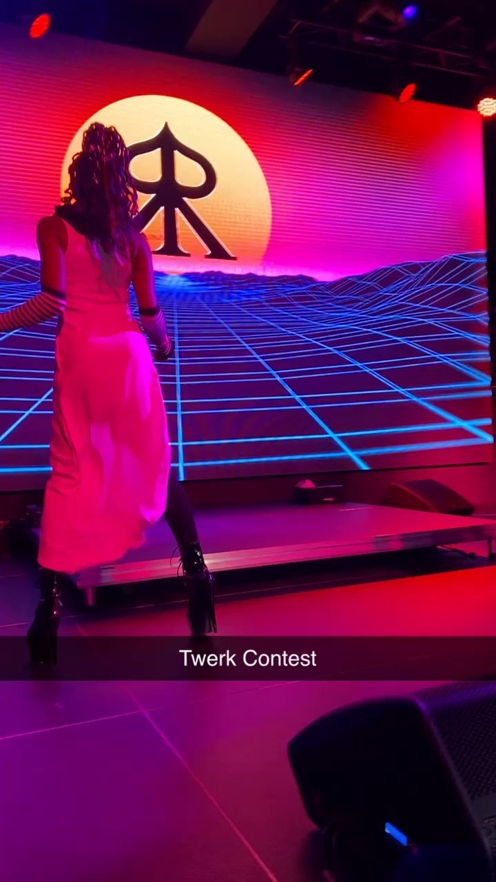 𝓅𝒾𝓃𝓀 𝒻𝒶𝒾𝓇𝓎 𝓅𝓇𝒾𝓃𝒸ℯ𝓈𝓈 🔜 DreamCon on Twitter: "RT @KyiaCutie: Aye Let’s Go!! Down Two Twerk Content ...