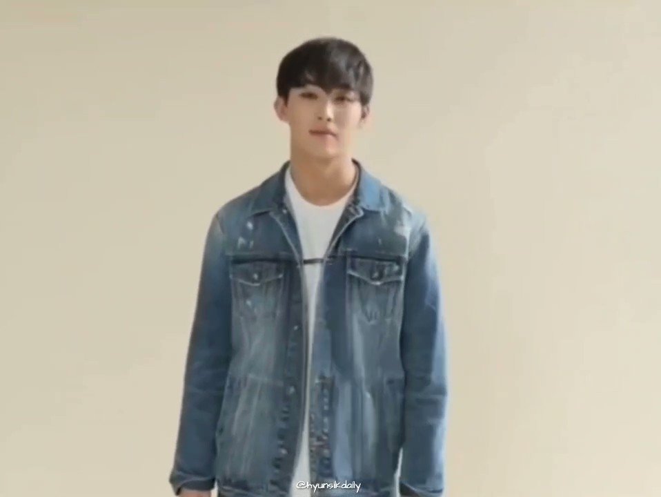 hyunsikdaily🍀 on Twitter: "Hyunsik in denim 🫠 #LIM_HYUNSIK #임현식 #BTOB #비투비 @BTOB_IMHYUNSIK ...