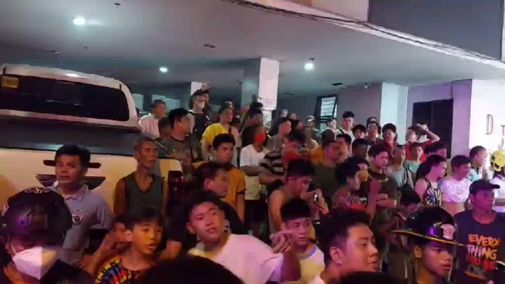 DZBB Super Radyo on Twitter: "WATCH: Sunog sa Guadalupe Nuevo, Makati City. | via ...