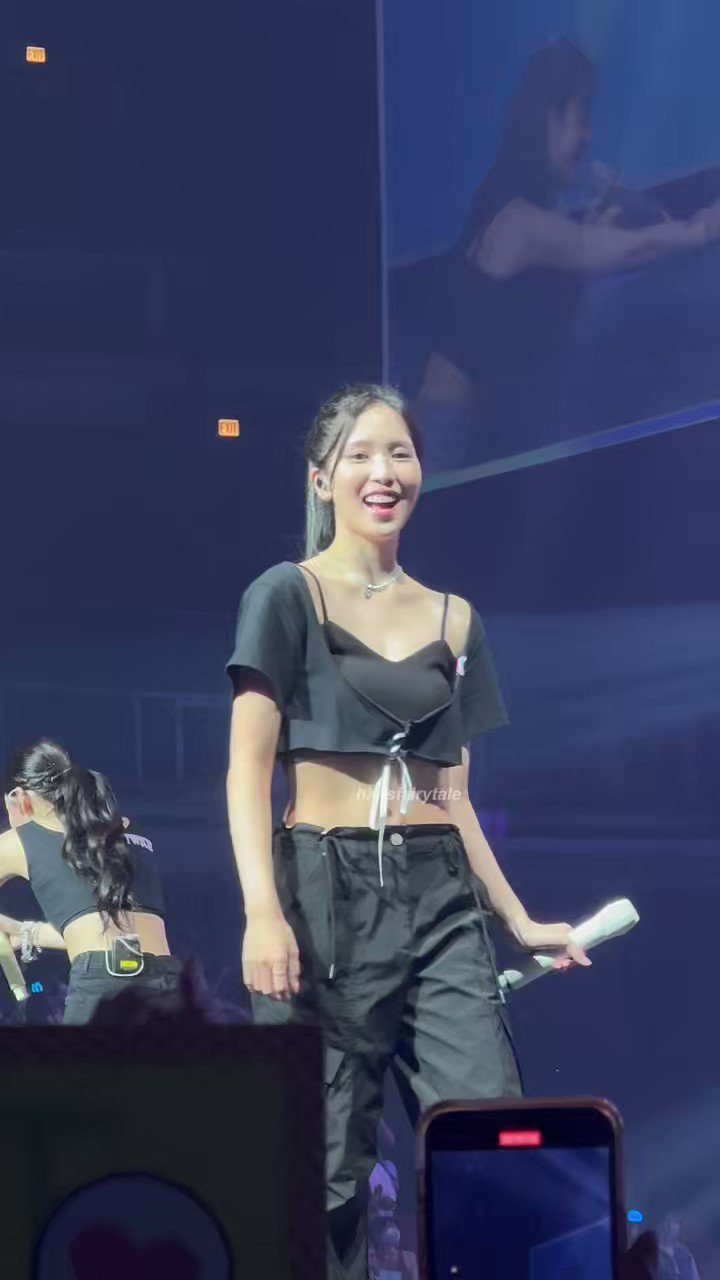 kara⁸ misses skz & twice on Twitter: "i know y'all needed to see this #TWICE_5TH_WORLD_TOUR # ...