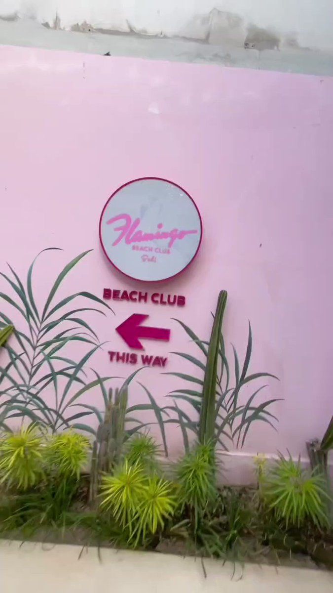 MRVVIP on Twitter: "Reynhard Ivan shirtless with Big Five fams. #selebwatch"