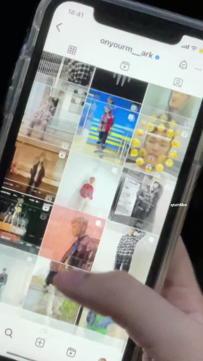 ๐ธ๏ธ On Twitter Scrolling Through Your Bfs Instagram While You Both