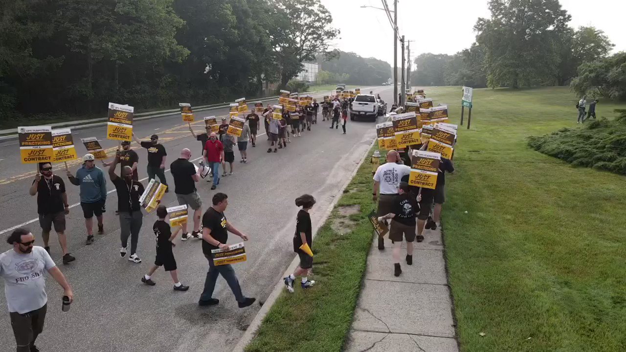 Teamsters on Twitter: "Over the weekend, more practice picketing rolled out of @UPS barns in New ...