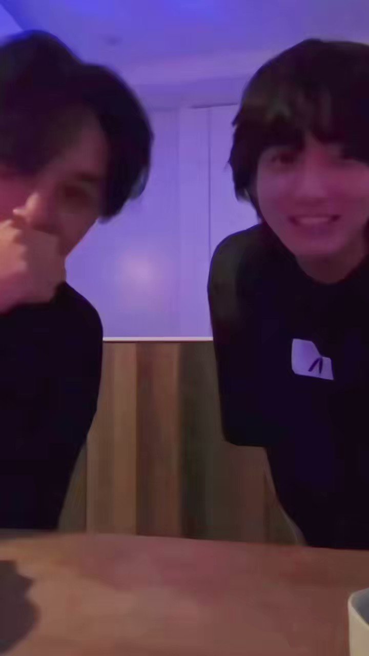 안니야🦋 On Twitter 얘네 봐세벽네시에 이게 무슨 아름다운 꽁냥꽁냥 선배후배 그 사내 비밀연애 아니냐