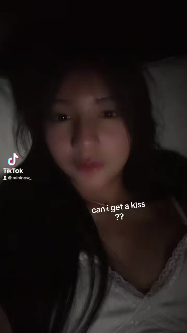 Λ ΛΛππ’π§π’π¬ Real Account On Twitter Can I Get A Kiss Kyru3p5roe