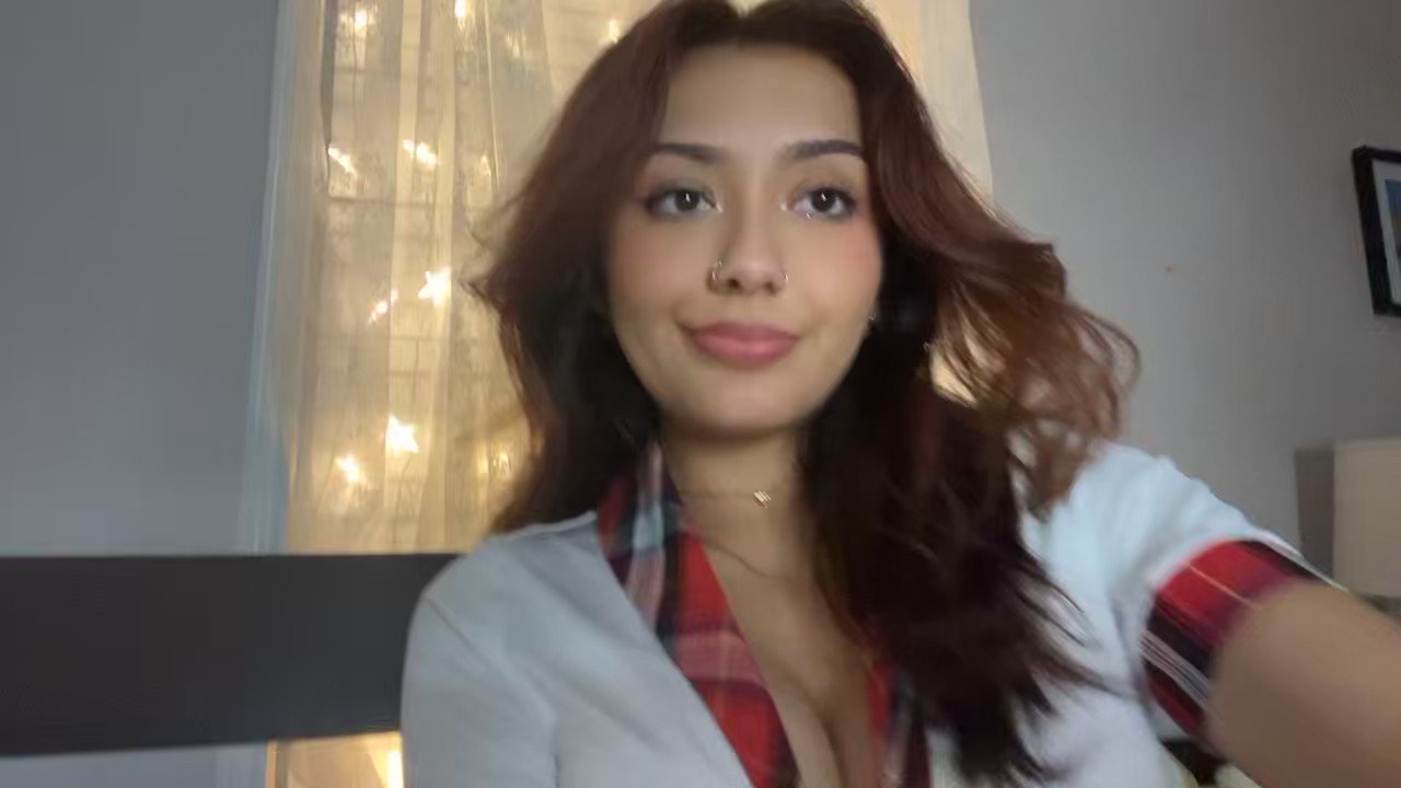 Lia Garcia on Twitter: "Be my study buddy?? No distractions I promise 😘😘😘 https://t.co ...