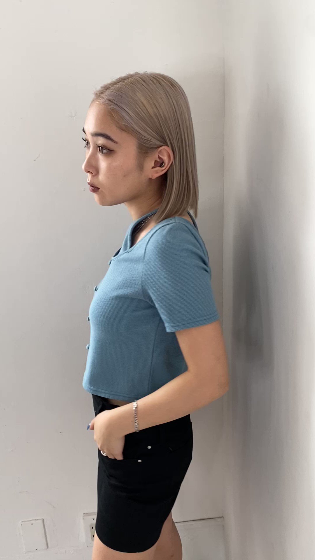 EMODA Official on Twitter: "／ 💤Night Time Sale 💤 \ 今の時間動画のトップス60%OFF!! 夏におすすめ!映えカラーのブルーでコーデの ...