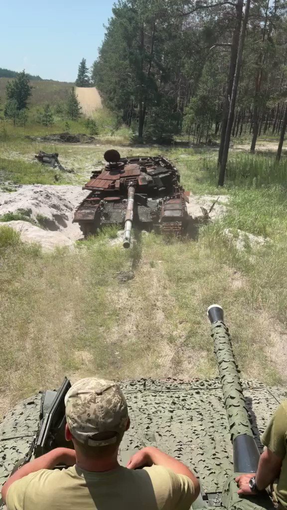 MilitaryLand.net on Twitter: "🎥Ukrainian CV90 infantry fighting vehicle meets with the wreck of ...
