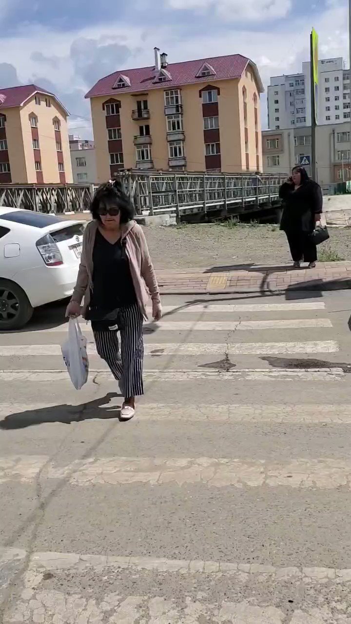 Тимон On Twitter Ацнууд ийм заваан юманд зөвшөөрөл өгнө Тэгээд урд