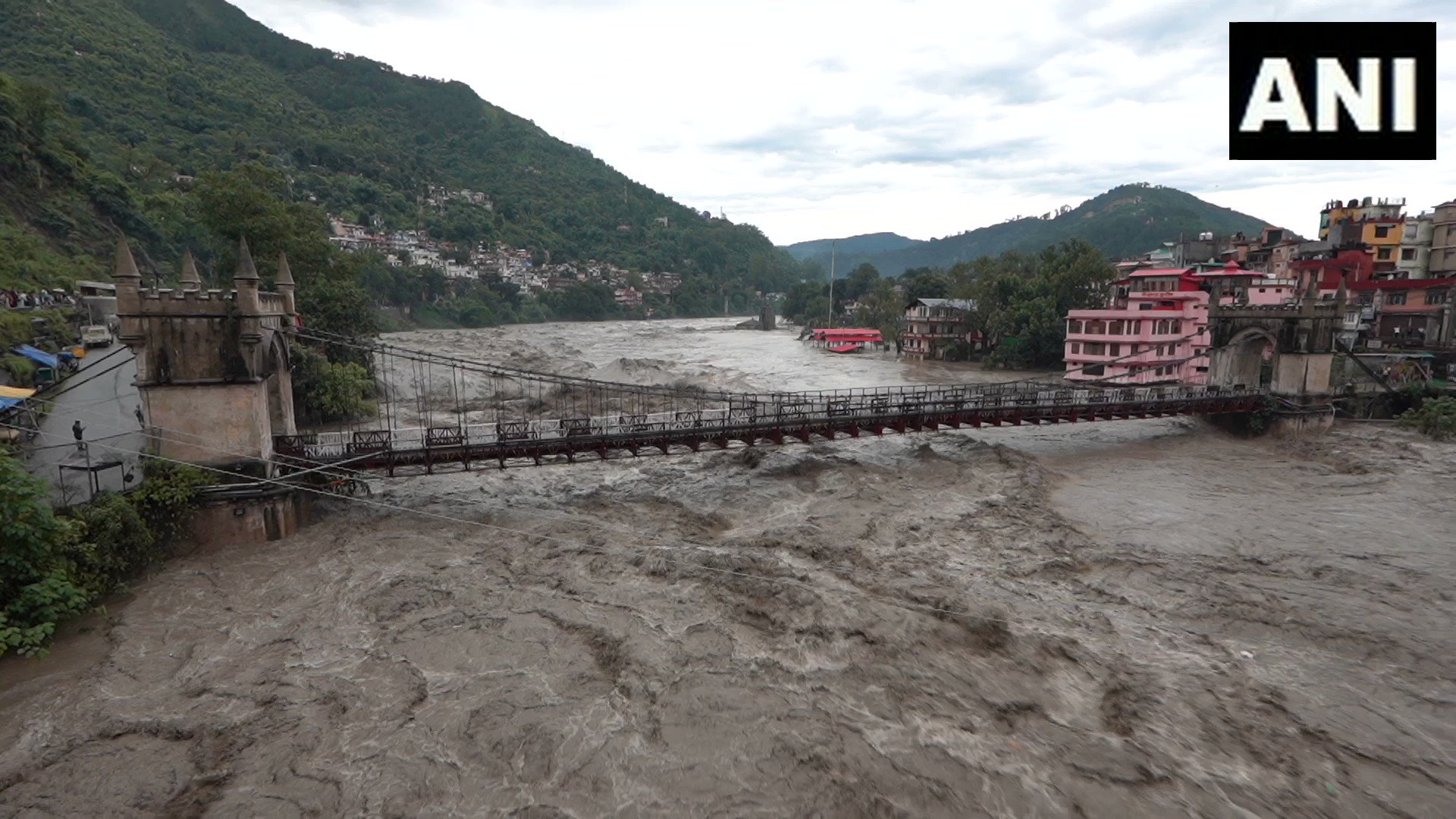 ANI on Twitter: "#WATCH | River Beas flows furiously in Himachal Pradesh's Mandi as the state ...
