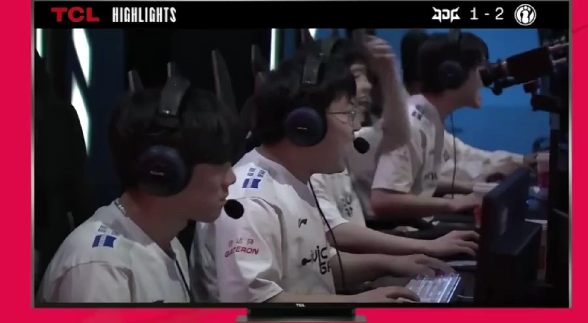 LPL Fanclub on Twitter: "IG taking down JDG with a reverse sweep. Although we can't clearly hear ...