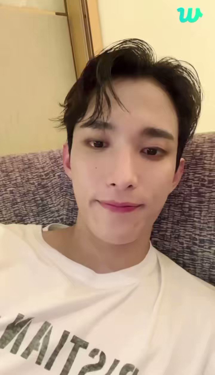 도겨밍 ♡~♡ on Twitter: "230709 “kyeom kyeom for a short while 🩵” weverse live about seungkwan 🫶🏻 ...