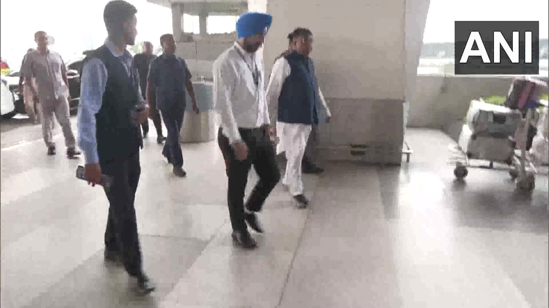 ANI on Twitter: "#WATCH | BJP MP Ravi Shankar Prasad arrives at the Delhi airport to leave for ...