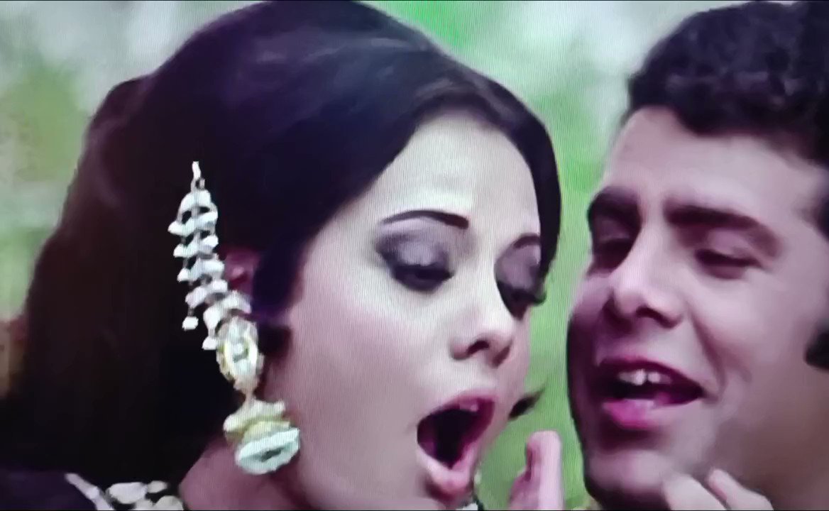 Avijit Ghosh on Twitter: "Who's the actor singing alongside Mumtaz? He is Sameer Khan, brother ...