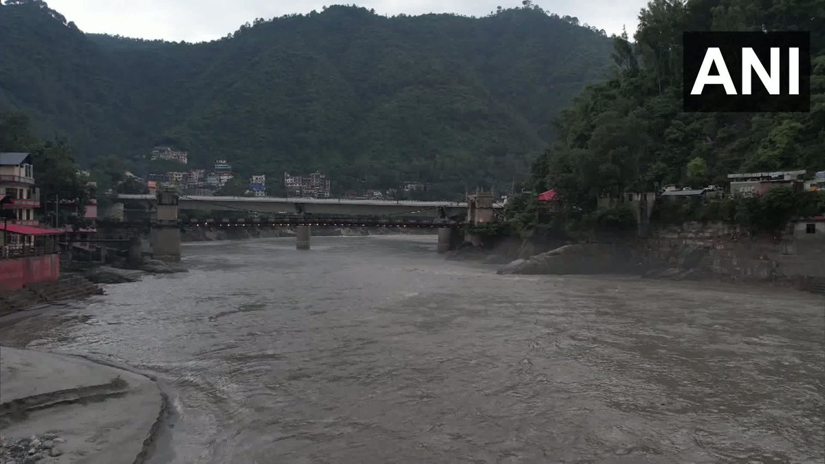 ANI on Twitter: "#WATCH | Beas River overflows due to incessant rainfall in Himachal Pradesh ...