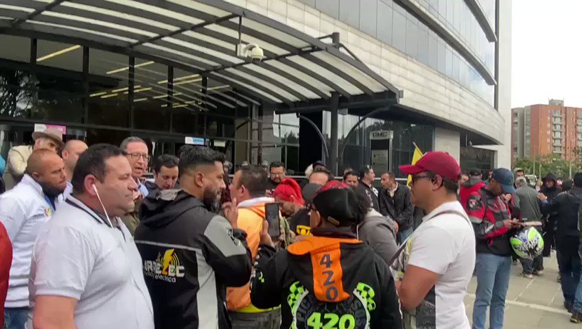 BluRadio Colombia on Twitter: "Este es el panorama a esta hora en Bogotá en el Ministerio de ...