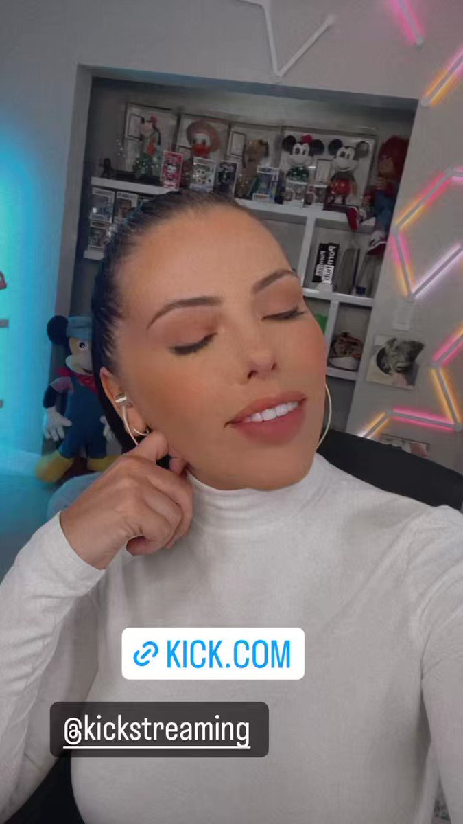 AdrianaChechikTV on Twitter: "Live now @KickStreaming"