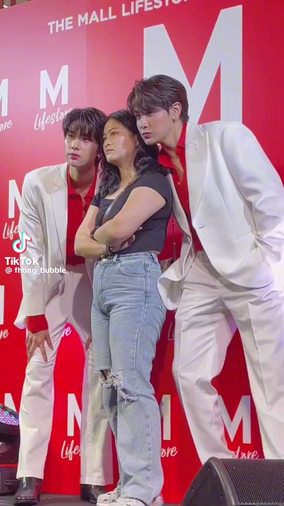 Buyo🌟♥️ on Twitter: "For every event like this, what amuse me is these taking photos with fan ...