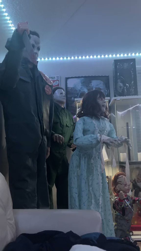 Portal do Medo on Twitter: "O quarto dos sonhos de todo fã de filmes de terror:"