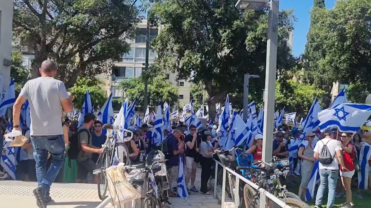 Ynet עדכוני On Twitter Rt Hadargil עכשיו מול בניין ההסתדרות בתל אביב