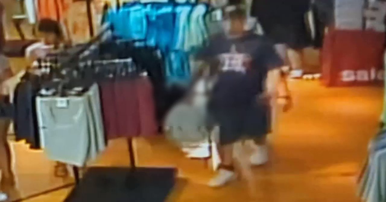 Houston Police Robbery On Twitter Suspect Turns A Shoplifting Into A