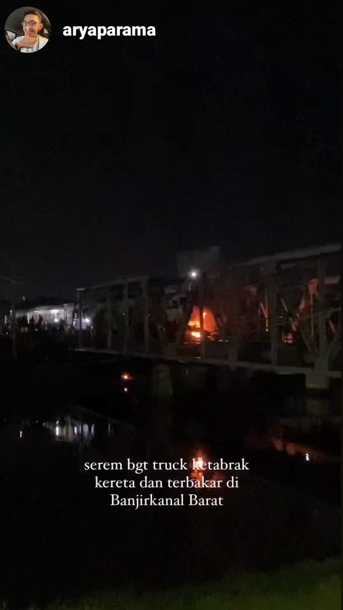 Jalur5 Community on Twitter: "Terjadi kecelakaan antara truk dan KA Brantas 112 (Pasarsenen ...