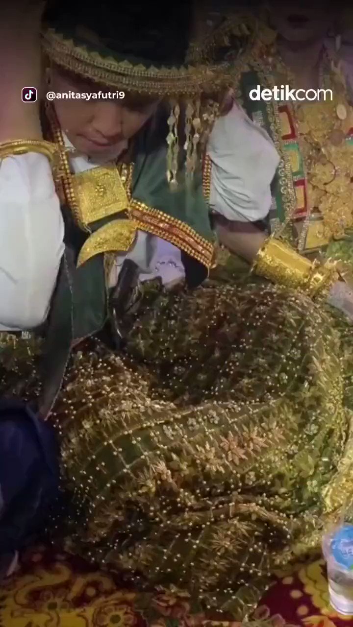 detikcom on Twitter: "Pria di Polman jadi mempelai gantikan adik yang kabur jelang nikah. Semoga ...