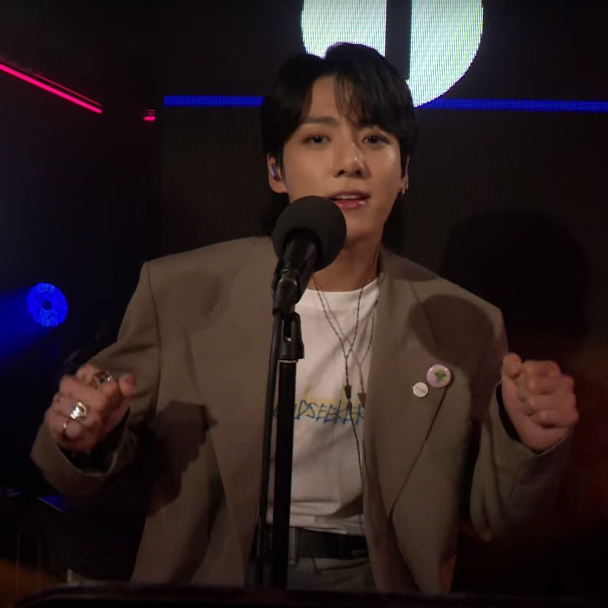 JK fan ⁷ SEVEN BY JUNGKOOK IS COMING🐰 on Twitter: "“It’s the way you can ride”? I thought it was ...