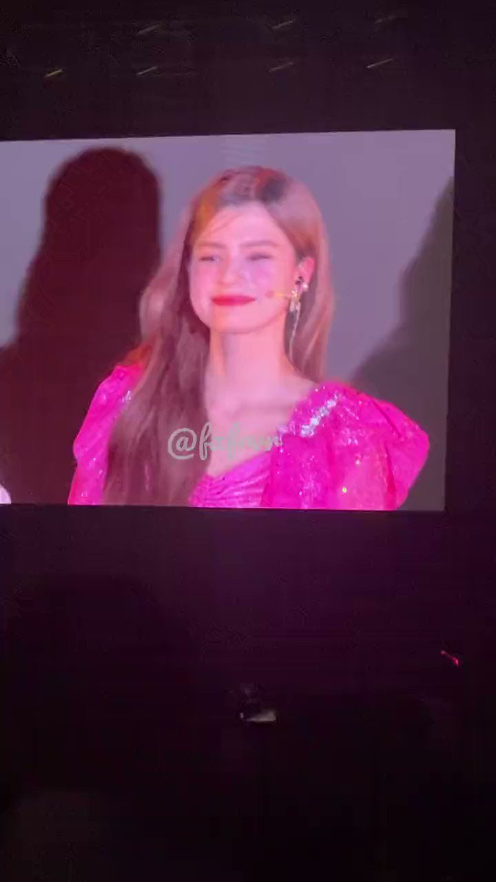 FREENBECKY INDIA OFFICIAL 🇮🇳 on Twitter: "Freen Becky Fanboom Hong Kong Memories They're Looking ...