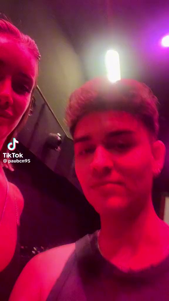 💜 A D A R A 💜 on Twitter: "Ella y su meme histórico JAJAJSJAJ https://t.co/8TNYJLcuwz" / Twitter