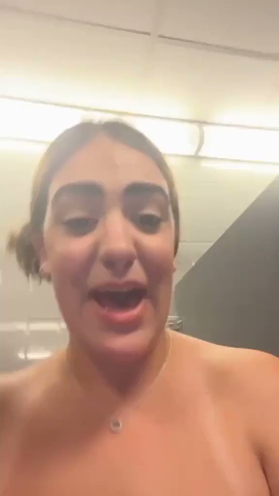 Complex on Twitter: "Drake, here’s the woman who threw the 36G-size bra at you 👀 (🎥 ...