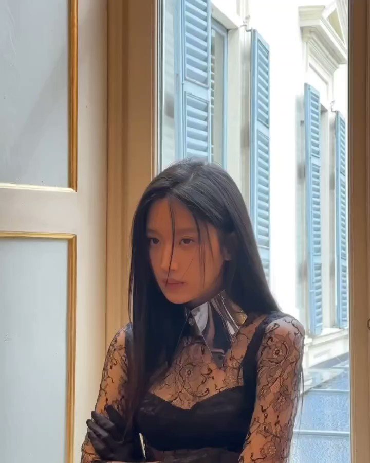 W Korea Vol.11 November 2023 Issue ‘Focus On’ [2023.11] - posfie