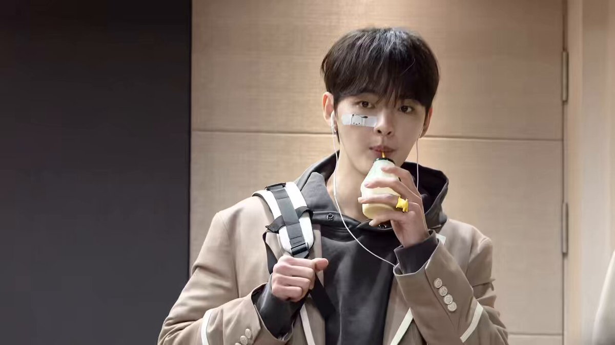 240217 対面 制服コンセプト - posfie