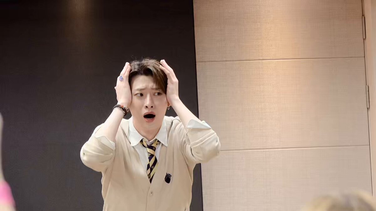 240217 対面 制服コンセプト - posfie