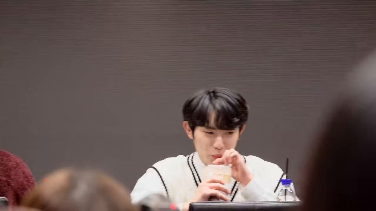 240217 対面 制服コンセプト - posfie