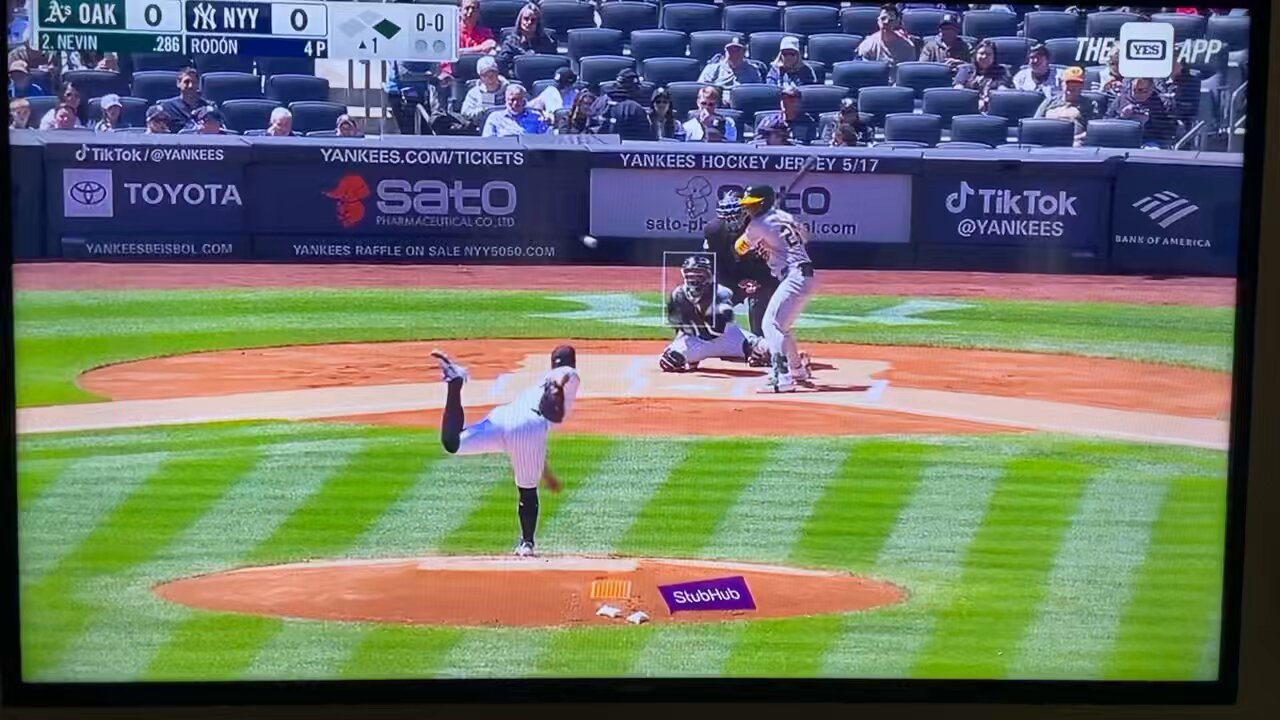 MxM News: Yankees manager Aaron Boone ejected after umpire mistakes fan's rant for Boone's remarks