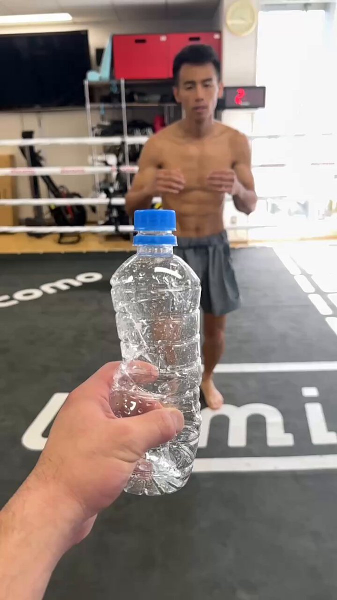 武居由樹、WBOバンタム級世界王者になることで史上初のK-1との二冠王者となる👑👑🥊 - posfie