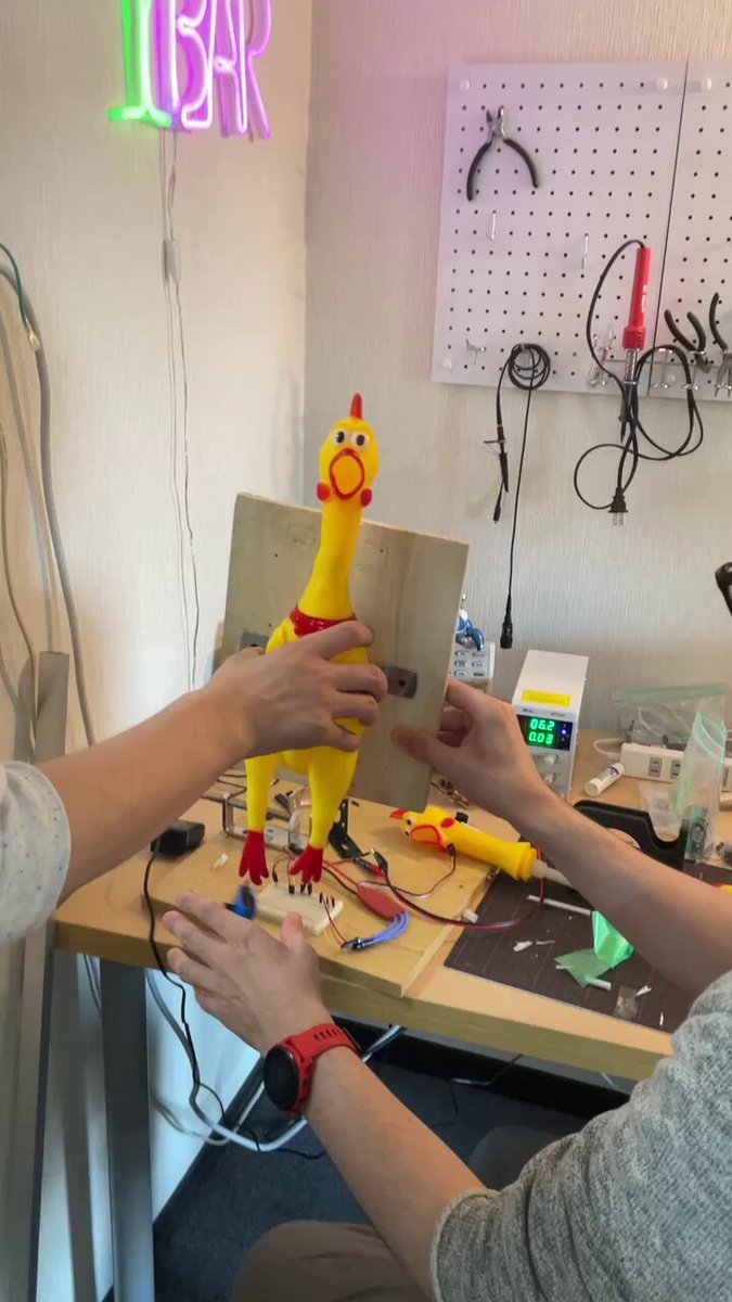 びっくりチキンをMIDIキーボードに繋いでみた(西池袋ガチ研究所) / NT東京2024 - posfie