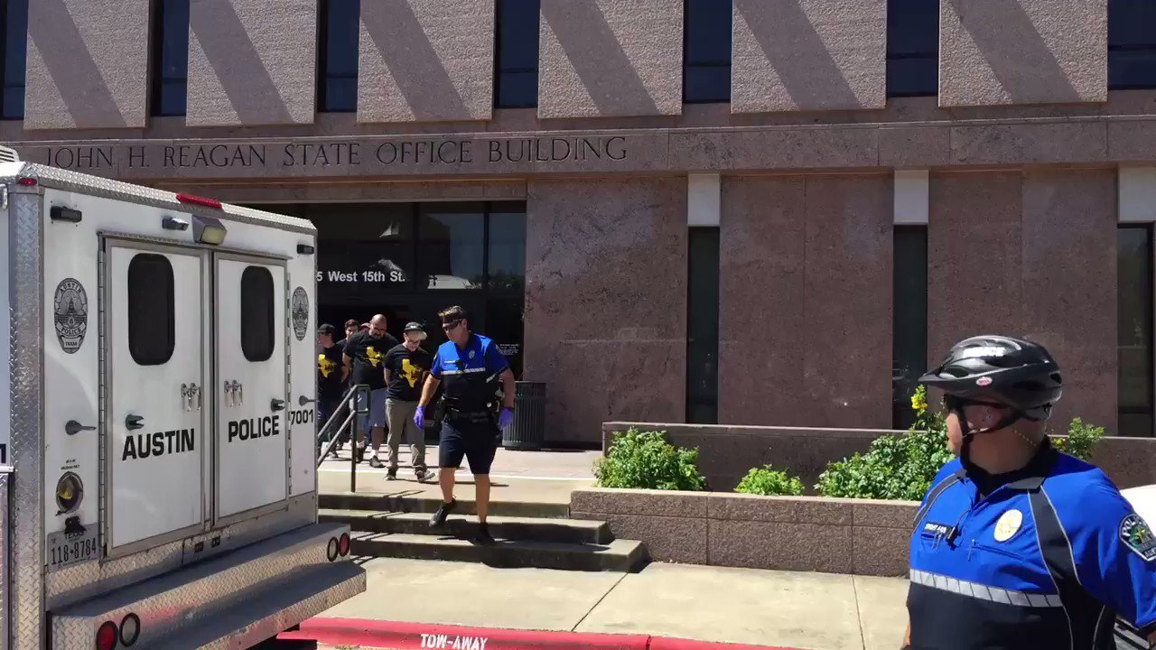 James Barragán 🌟 On Twitter Heres Video Of Daca Protesters Being