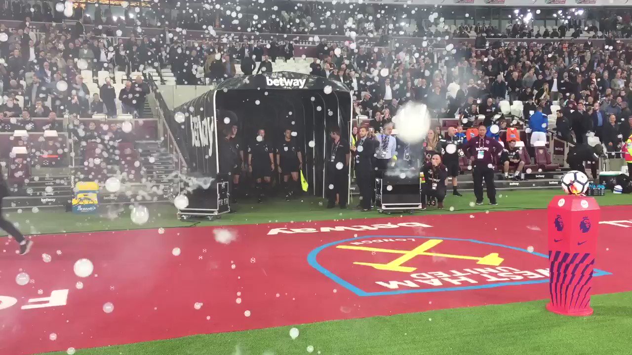 West Ham United On Twitter Im Forever Blowing Bubbles ⚒ Coyi