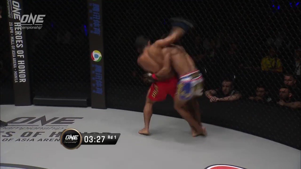 NISSI ICASIANO on Twitter: "Here is the end of the strawweight bout between Kritsada Kongsrichai ...