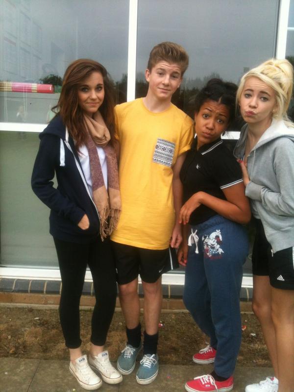 @laurabenhamxo (@laura_benham) | Twitter