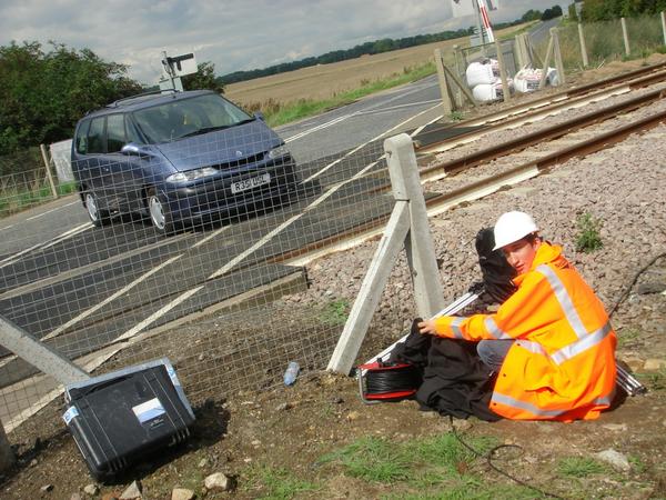 An old Top Gear clip where a train crashes into a Renault Espace : r ...
