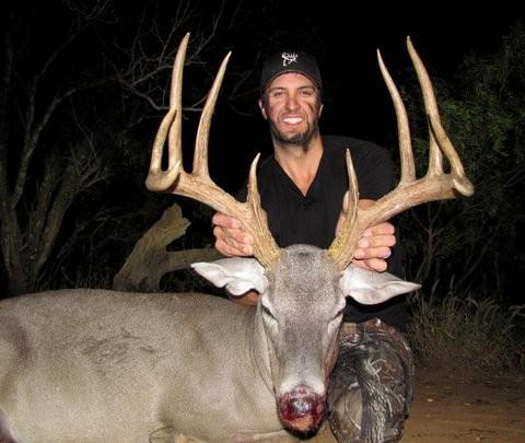 Chipper Jones Bow Hunting